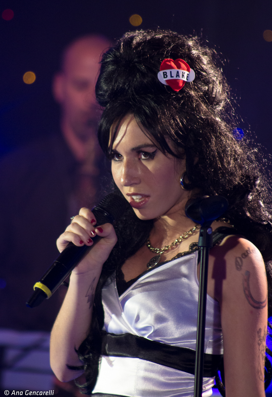 Amy Winehouse cantó "Rehab" - Teledoce.com