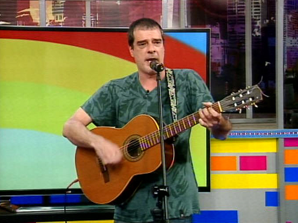 Alejandro Balbis nos regaló en vivo su tema "Por la ventana" - Teledoce.com