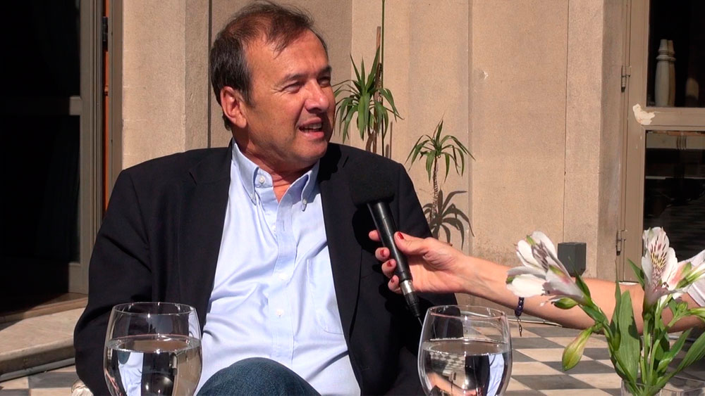 Literatura internacional: A flor de piel, de Javier Moro - Teledoce.com