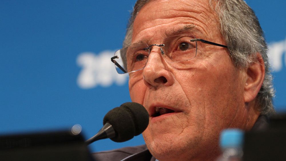 Maestro Tabárez sobre Diego Forlán: "Siempre está respirando fútbol ...