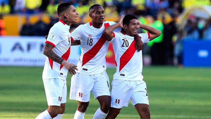 Perú venció 2-1 a Ecuador en Quito y revive sus chances en la ...