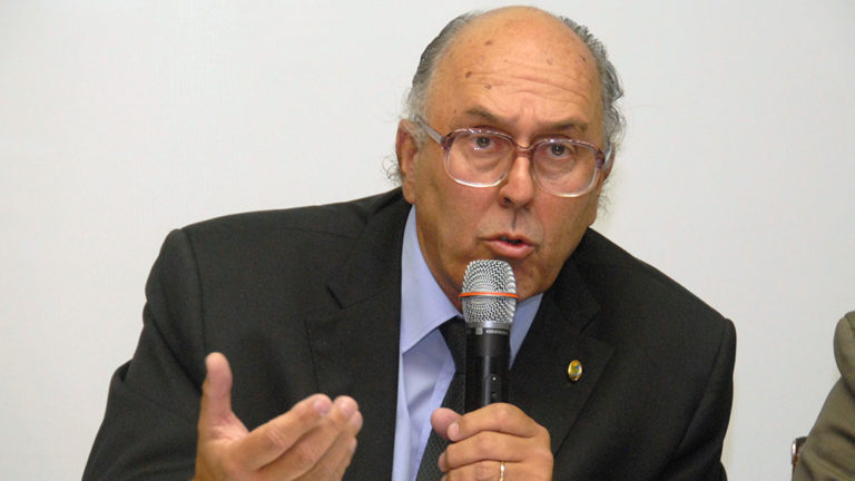 Como presidente de ASSE, Carámbula promoverá que cargos de directores ...