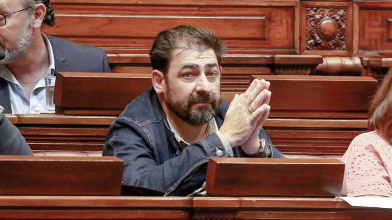 El polémico caso de Daniel Placeres: renunció a su banca por el MPP ...