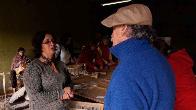 Humanidad unida por el tejido y los sueños - Teledoce.com