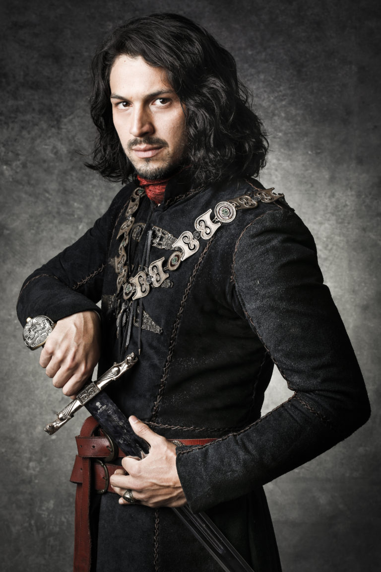 Conocé a los personajes de "Salve al Rey" - Teledoce.com