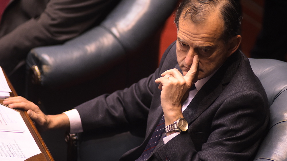 Duro debate en el Senado por el desafuero de Manini Ríos - Teledoce.com