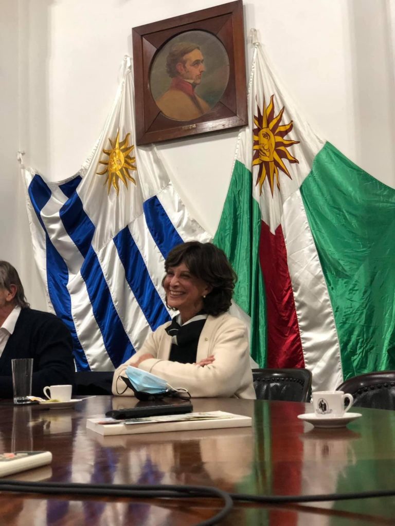Mónica Silva es la primera mujer en ser electa presidenta de la ...