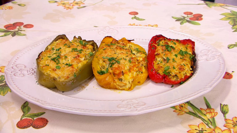 Morrones rellenos de pollo y arroz - Teledoce.com