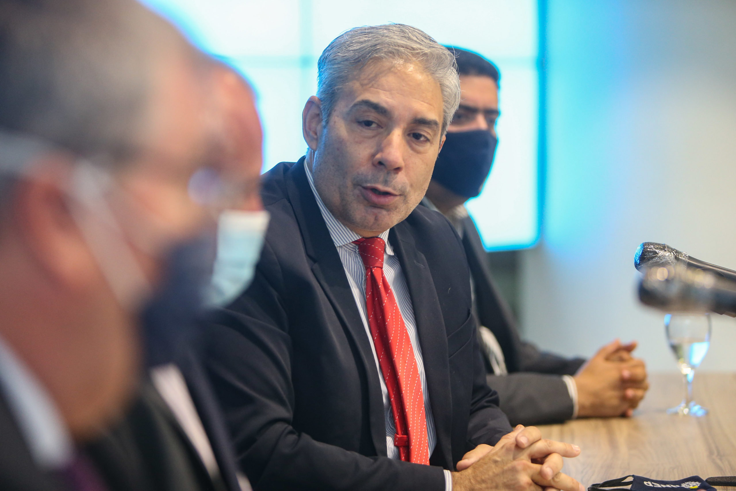 Robert Silva inició serie de reuniones con todos los partidos para ...