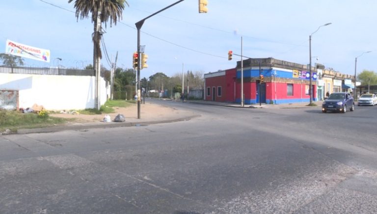 Un policía abatió a un delincuente que intentó robarle en una parada de ...