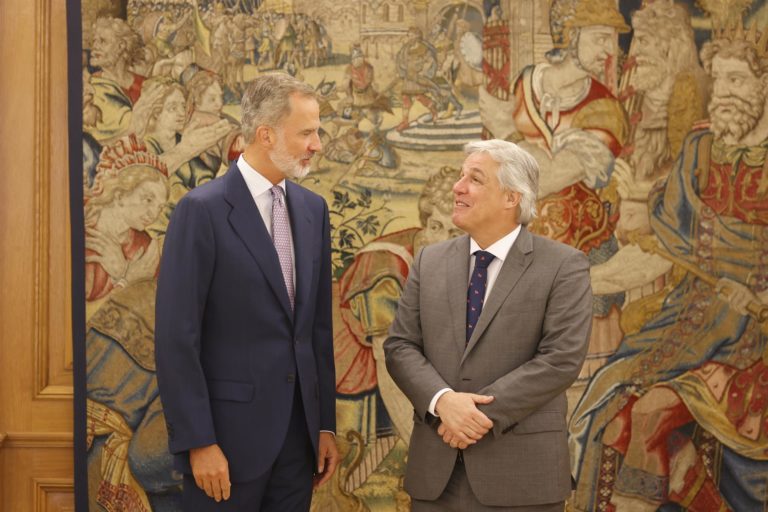 El canciller Bustillo cerró su misión por Europa con una reunión con el ...