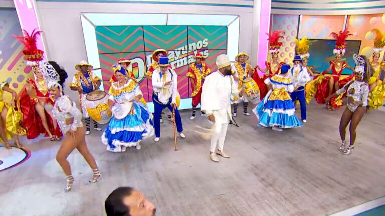 ¡Nos visitó la comparsa "Candonga Africana"! - Teledoce.com