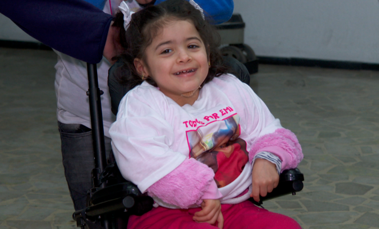 Emma tiene 5 años y padece una enfermedad rara única en Uruguay: sus ...