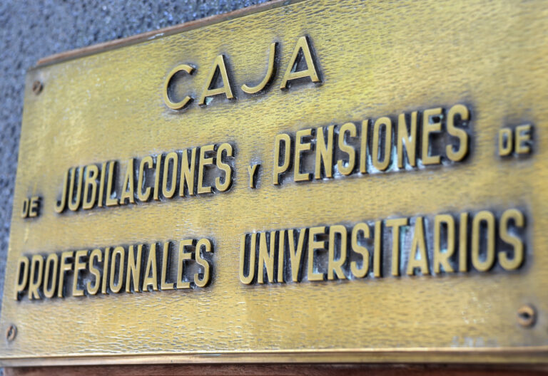 Ejecutivo prepara proyecto para atender situación de la Caja de ...