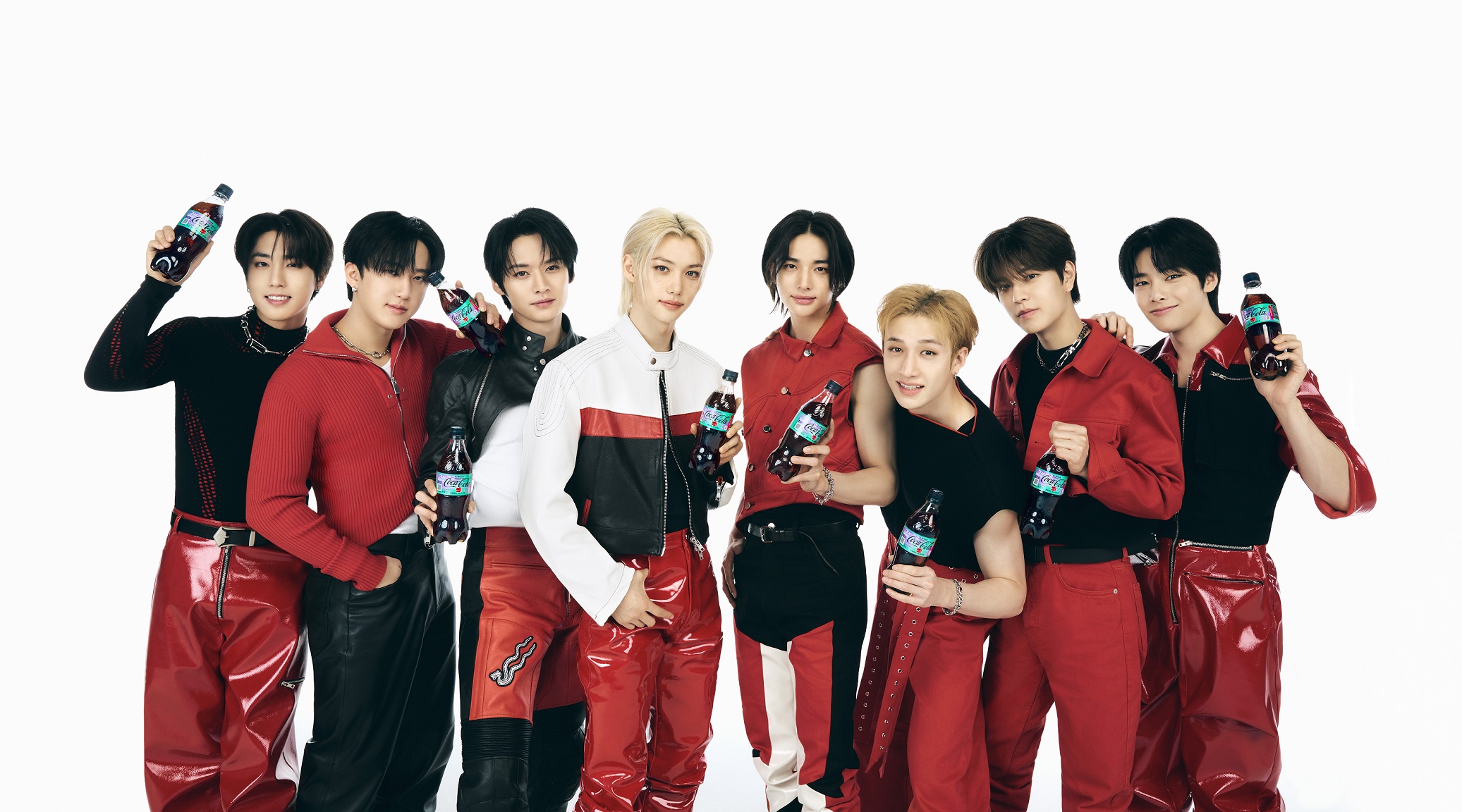 La nueva Coca-Cola celebra el fandom del K-Pop dando vida al mundo de K ...