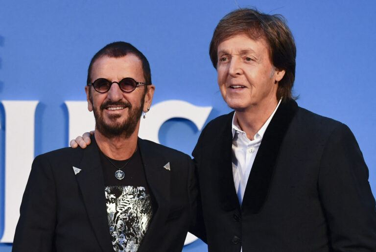 Video: Paul McCartney compartió escenario con Ringo Starr en el último show de su gira mundial ...